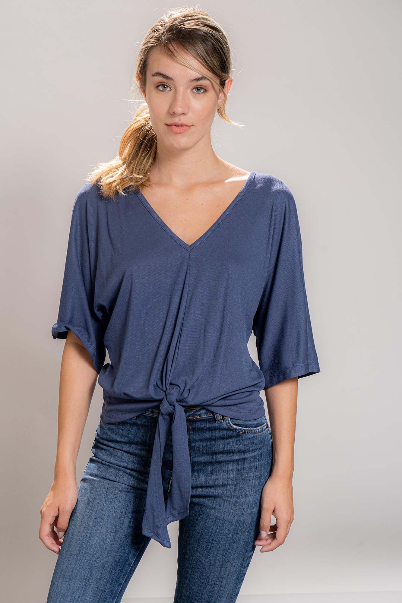 REMERA RAVEN AZUL | La Cofradía . Primavera - Verano 2024